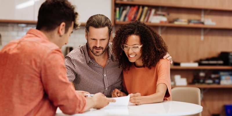 What is a surrogacy agreement? Your 101 guide | The Ribbon Box
