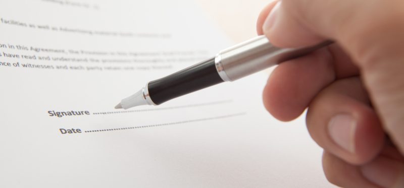 What is a surrogacy agreement? Your 101 guide | The Ribbon Box